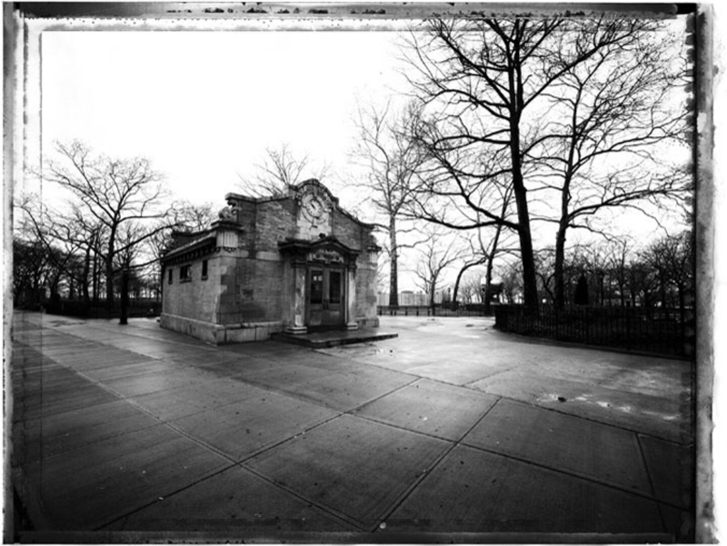 Christopher Thomas . New York Sleeps