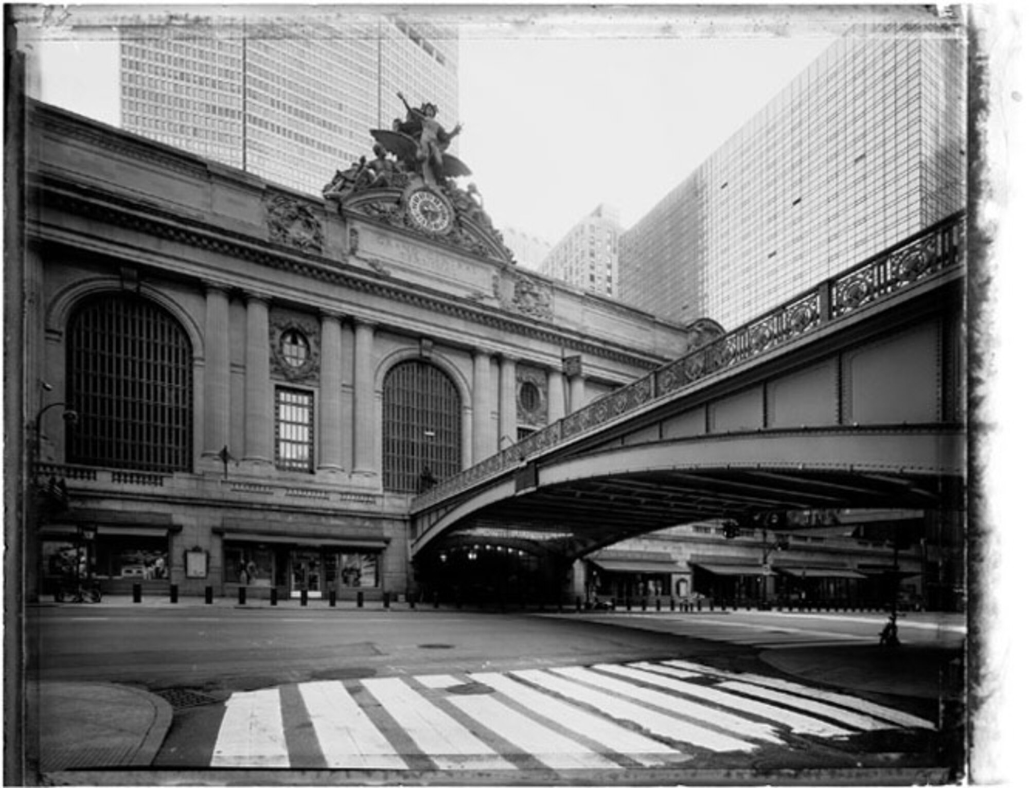 Christopher Thomas . New York Sleeps